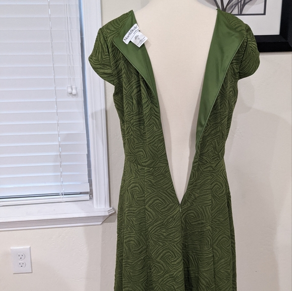 NorthStyle | Dresses | Northstyle Dark Green And Gold Dress | Poshmark